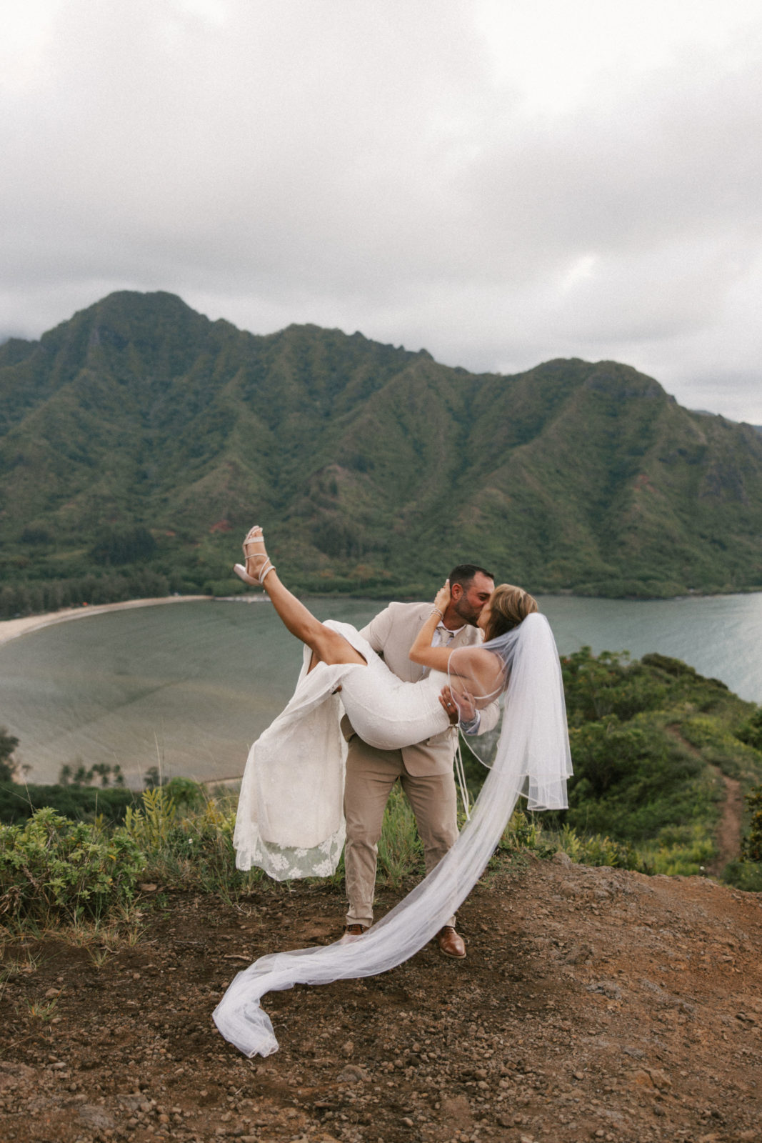 Where to Elope in Hawaii - Mersadi Olson Wedding Photography