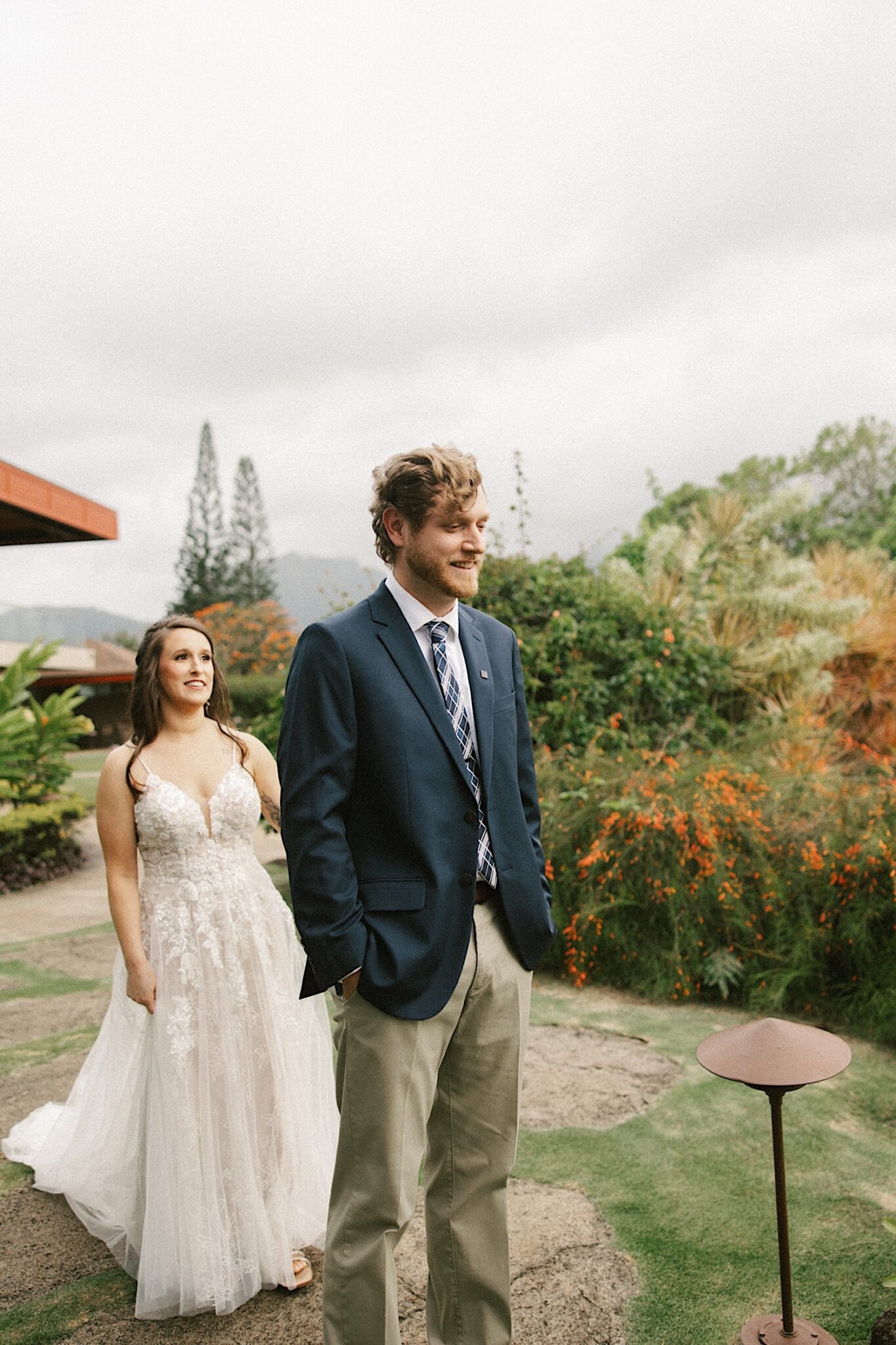 Why I Love a First Look for My Hawaii Weddings - Mersadi Olson Wedding ...